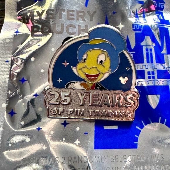 Disney | Accessories | 225 Jiminy Cricket 25 Years Of Pin Trading ...